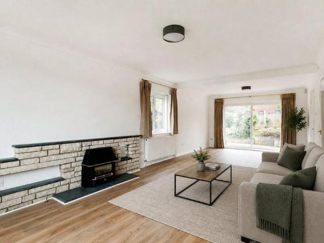 4 bedroom detached house to rent