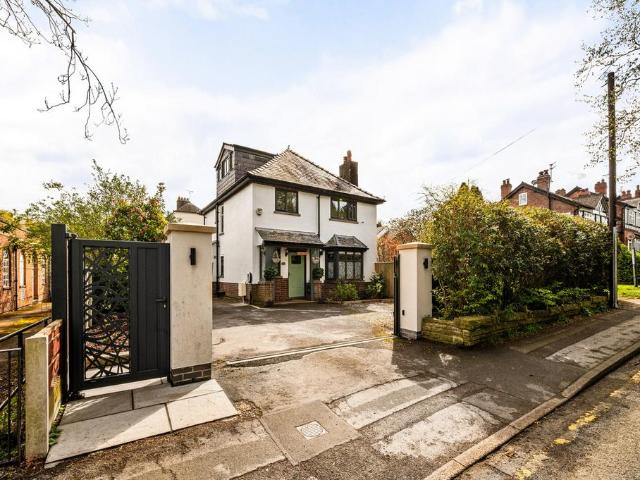 4 bedroom detached house to rent