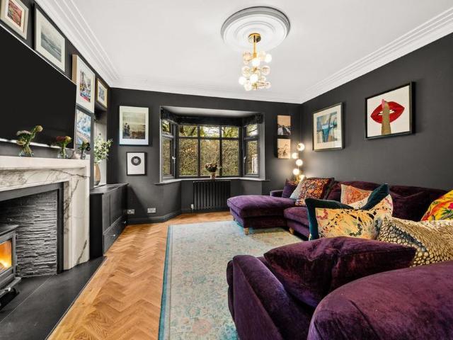 4 bedroom detached house to rent