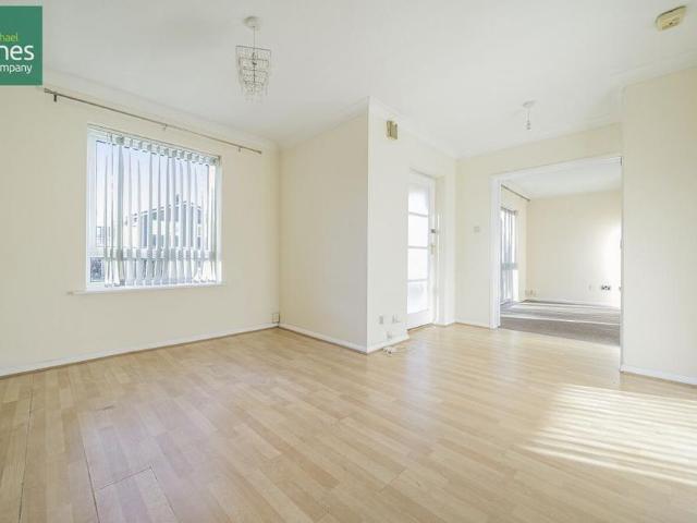 4 bedroom detached house to rent
