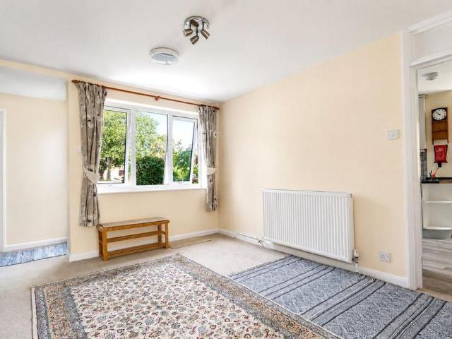 4 bedroom detached house to rent