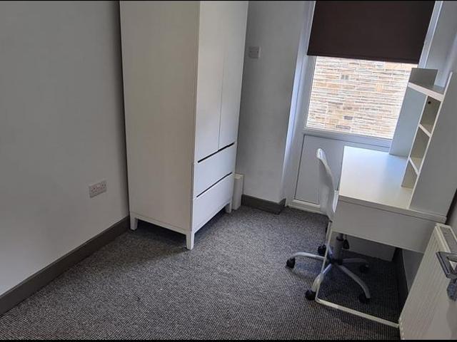 4 bedroom detached house to rent