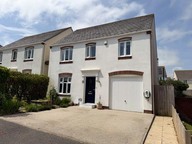 4 bedroom detached house to rent