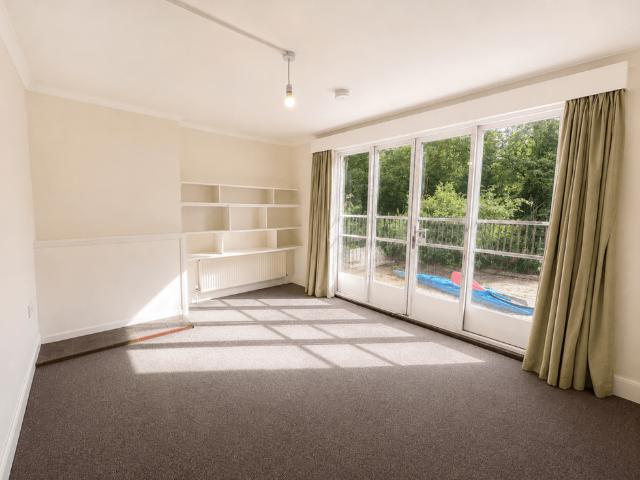 4 bedroom detached house to rent
