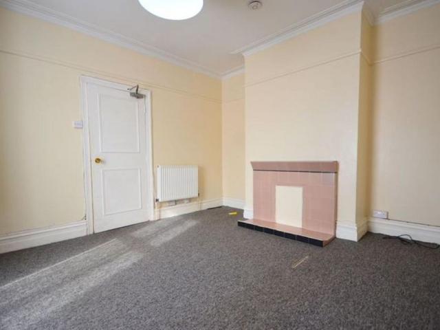 4 bedroom detached house to rent