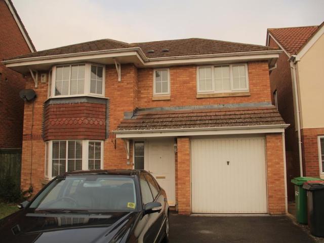 4 bedroom detached house to rent
