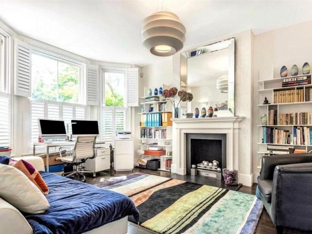 4 bedroom detached house to rent