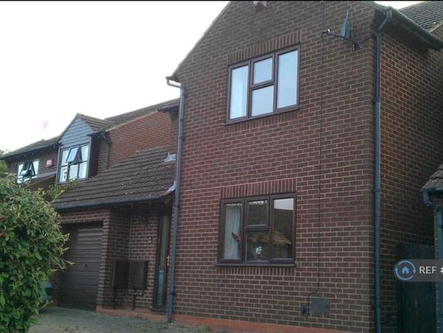 4 bedroom detached house to rent