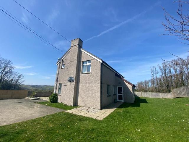 4 bedroom detached house to rent