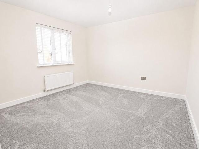 4 bedroom detached house to rent