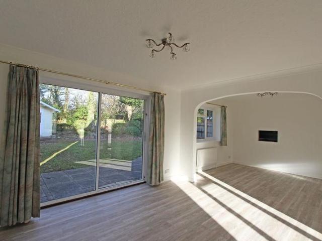 4 bedroom detached house to rent