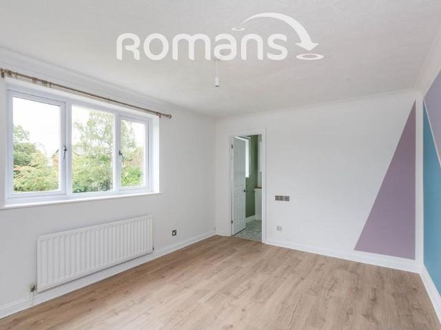 4 bedroom detached house to rent