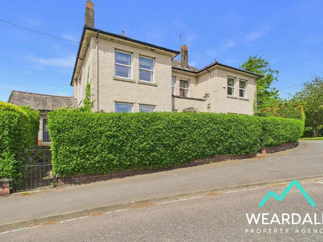 4 bedroom detached house to rent
