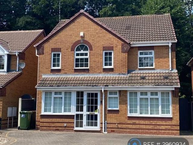 4 bedroom detached house to rent
