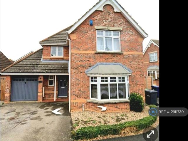 4 bedroom detached house to rent