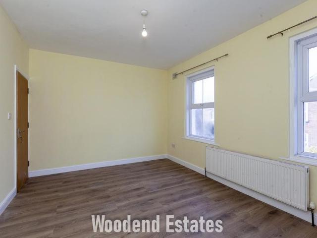 4 bedroom detached house to rent