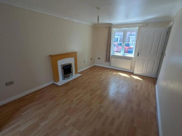 4 bedroom detached house to rent