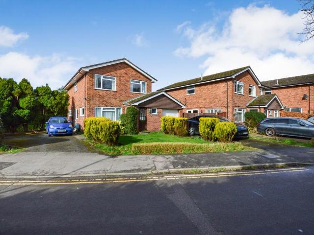 4 bedroom detached house to rent