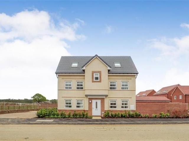 4 bedroom detached house to rent
