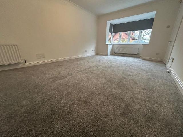 4 bedroom detached house to rent