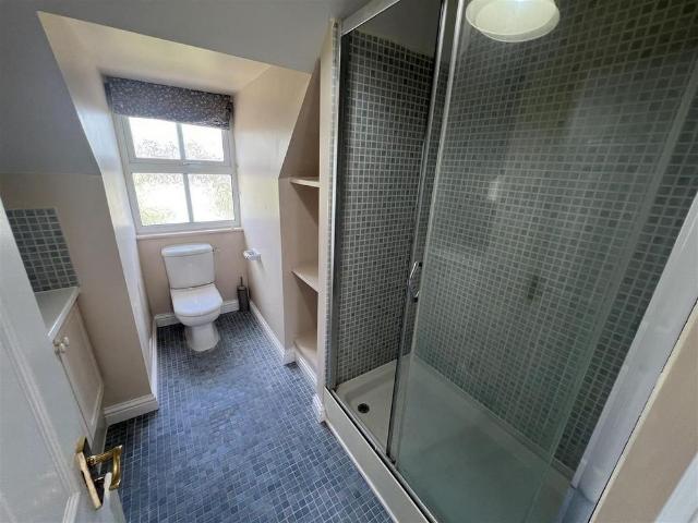 4 bedroom detached house to rent