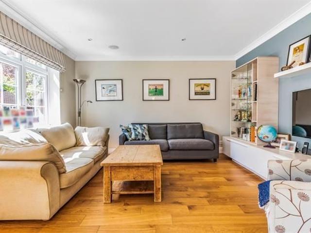4 bedroom detached house to rent