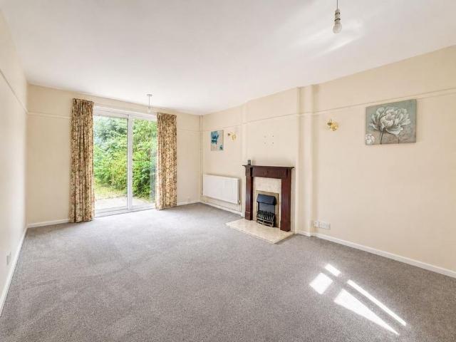 4 bedroom detached house to rent