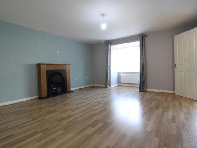 4 bedroom detached house to rent