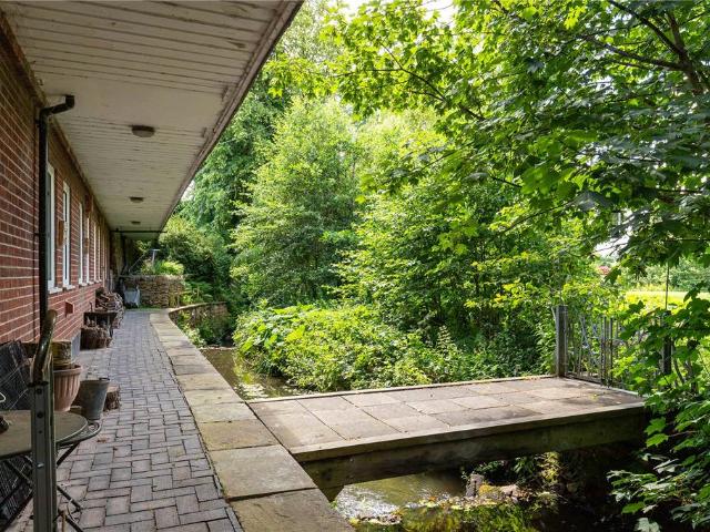 4 bedroom detached house to rent