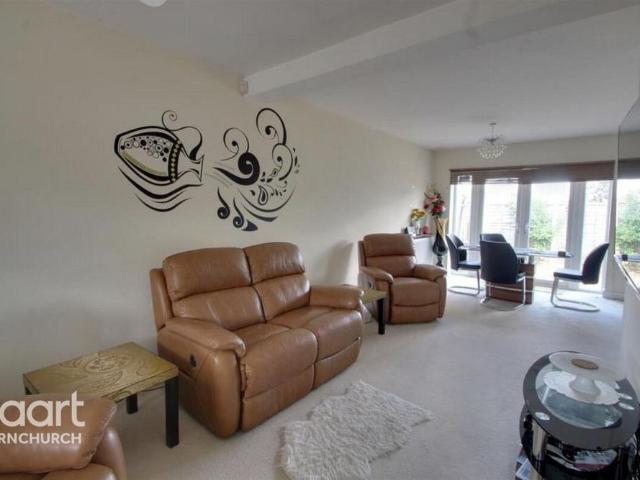 4 bedroom detached house to rent