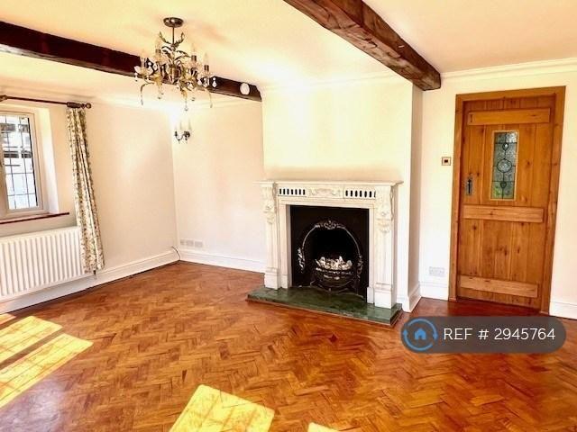 4 bedroom detached house to rent