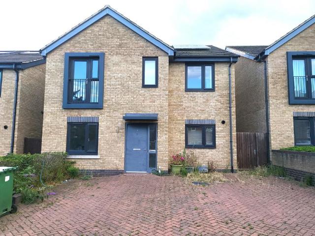 4 bedroom detached house to rent
