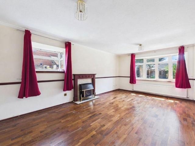 4 bedroom detached house to rent