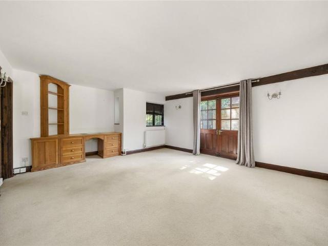 4 bedroom detached house to rent