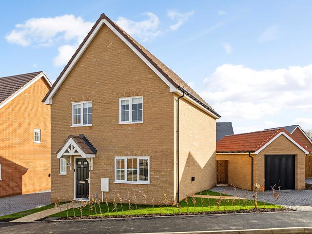 4 bedroom detached house to rent