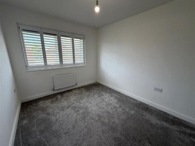 4 bedroom detached house to rent