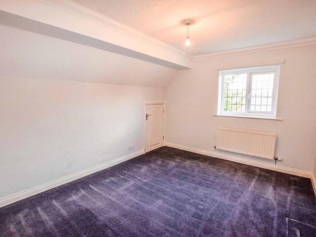 4 bedroom detached house to rent