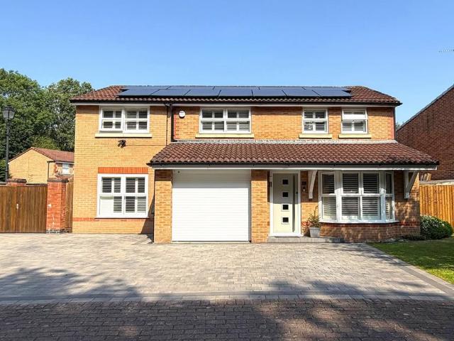 4 bedroom detached house to rent