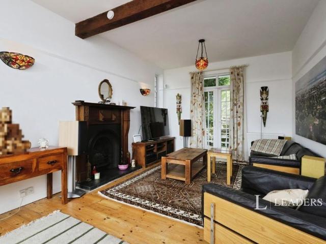 4 bedroom detached house to rent