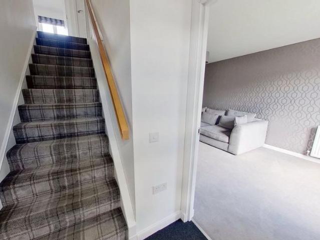 4 bedroom detached house to rent