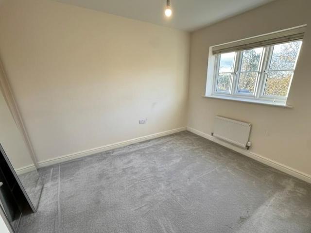 4 bedroom detached house to rent