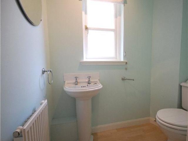 4 bedroom detached house to rent