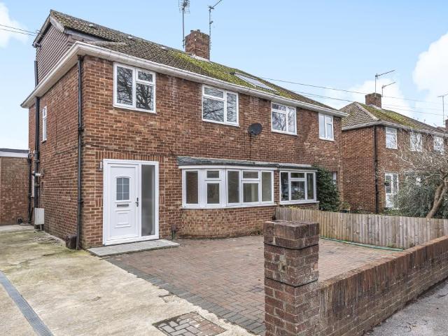4 bedroom detached house to rent