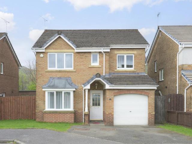4 bedroom detached house to rent