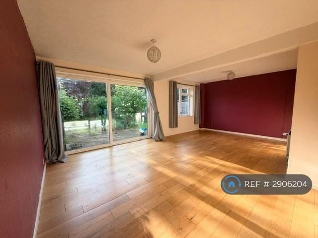 4 bedroom detached house to rent