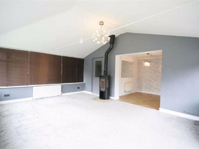 4 bedroom detached house to rent