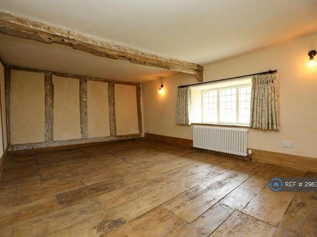 4 bedroom detached house to rent