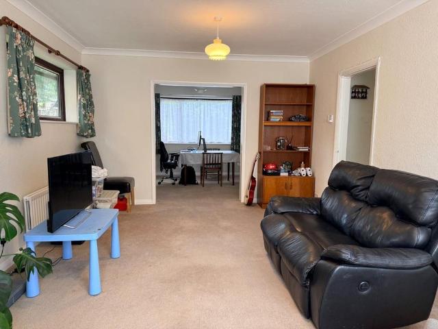 4 bedroom detached house to rent