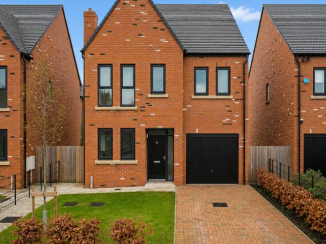 4 bedroom detached house to rent
