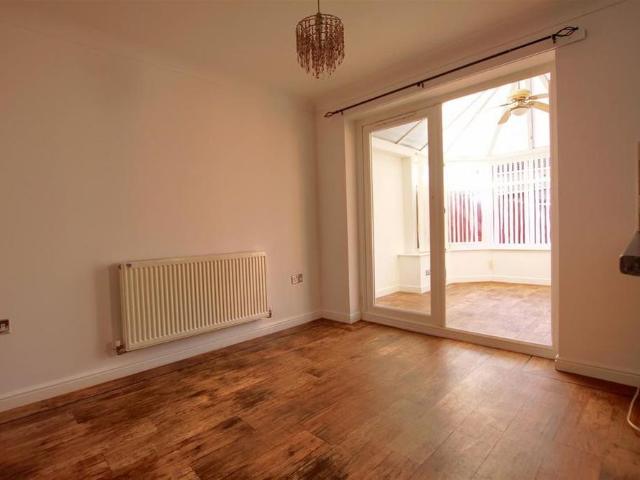4 bedroom detached house to rent